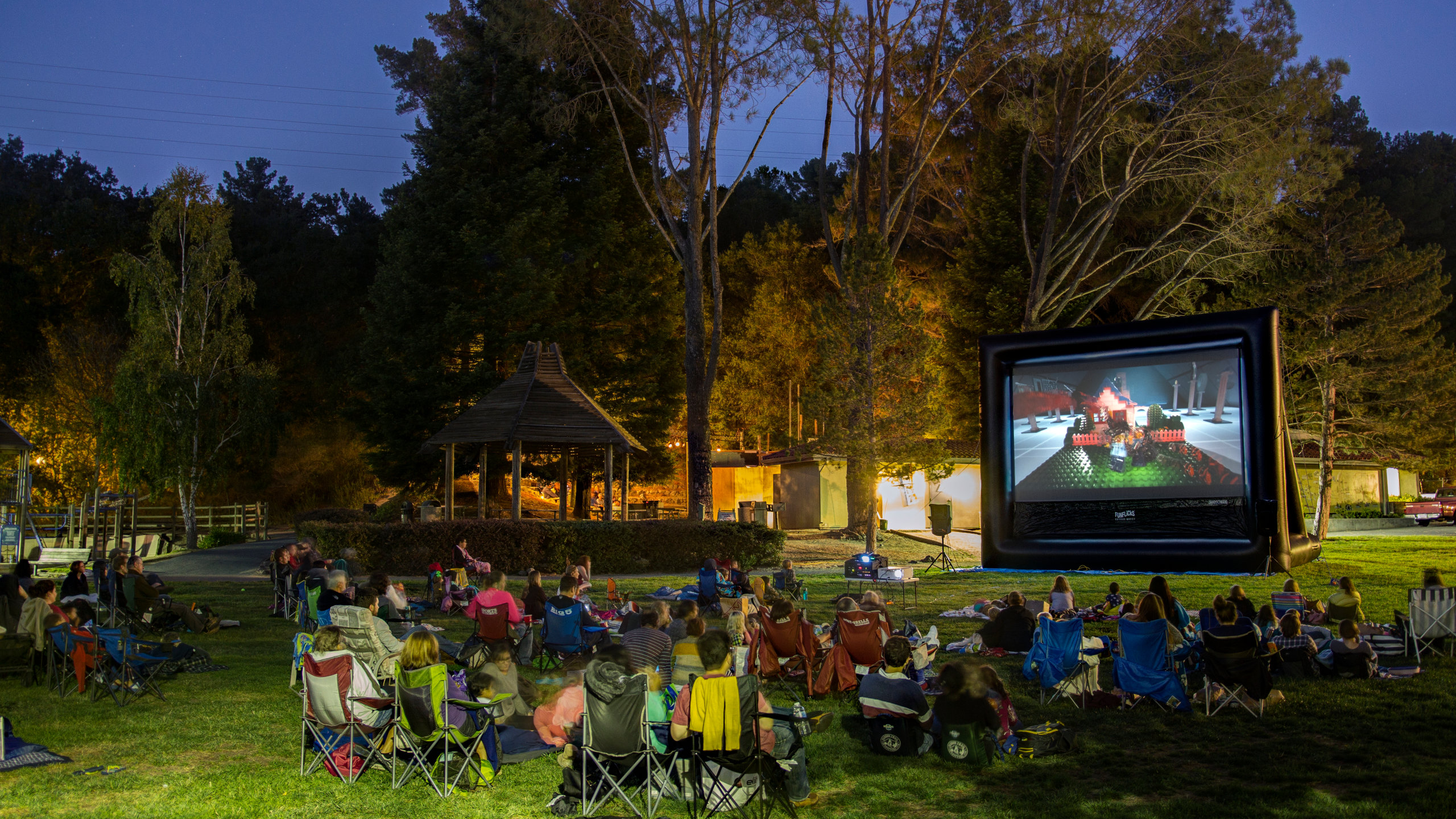 Rent Movie Screens for Parks & Outdoor Events | FunFlicks